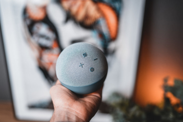 Siri oder Alexa – Welcher Sprachassistent ist besser? - PCShow.de